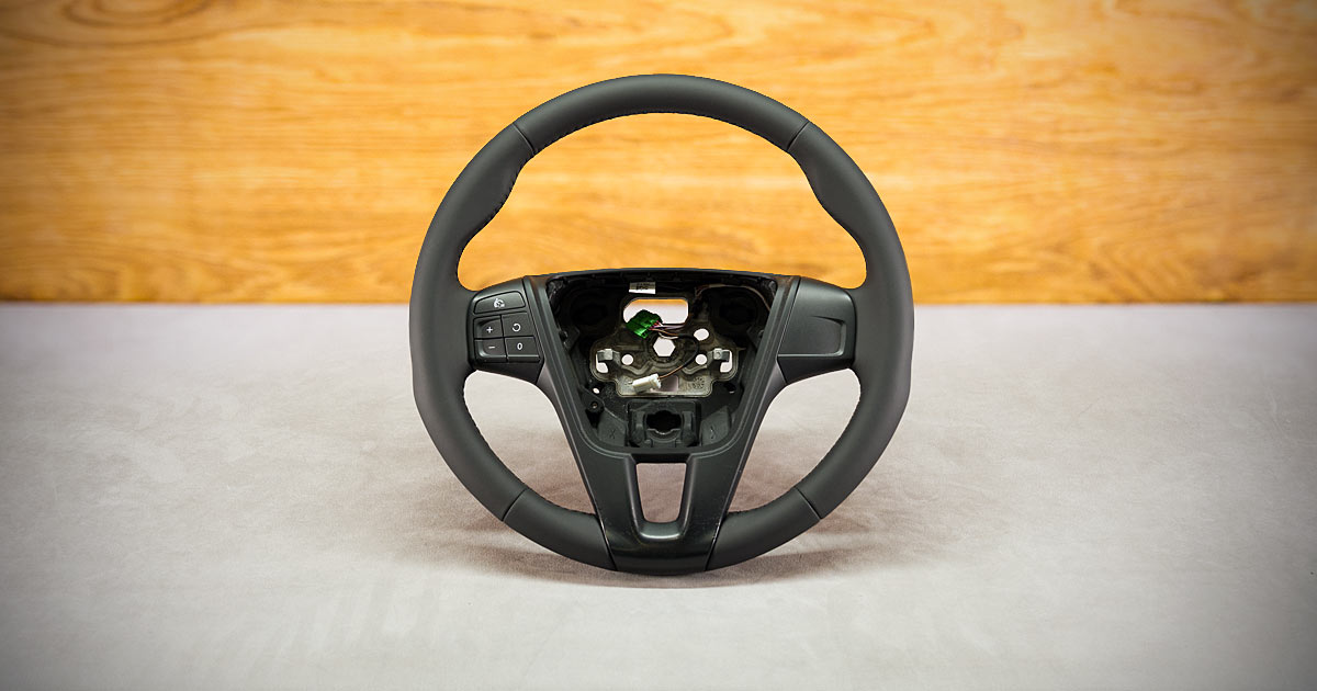 Volvo V40 Custom steering wheel - Your Steering Wheel